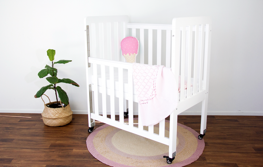 Mini Ergonomic Cot - babyhood